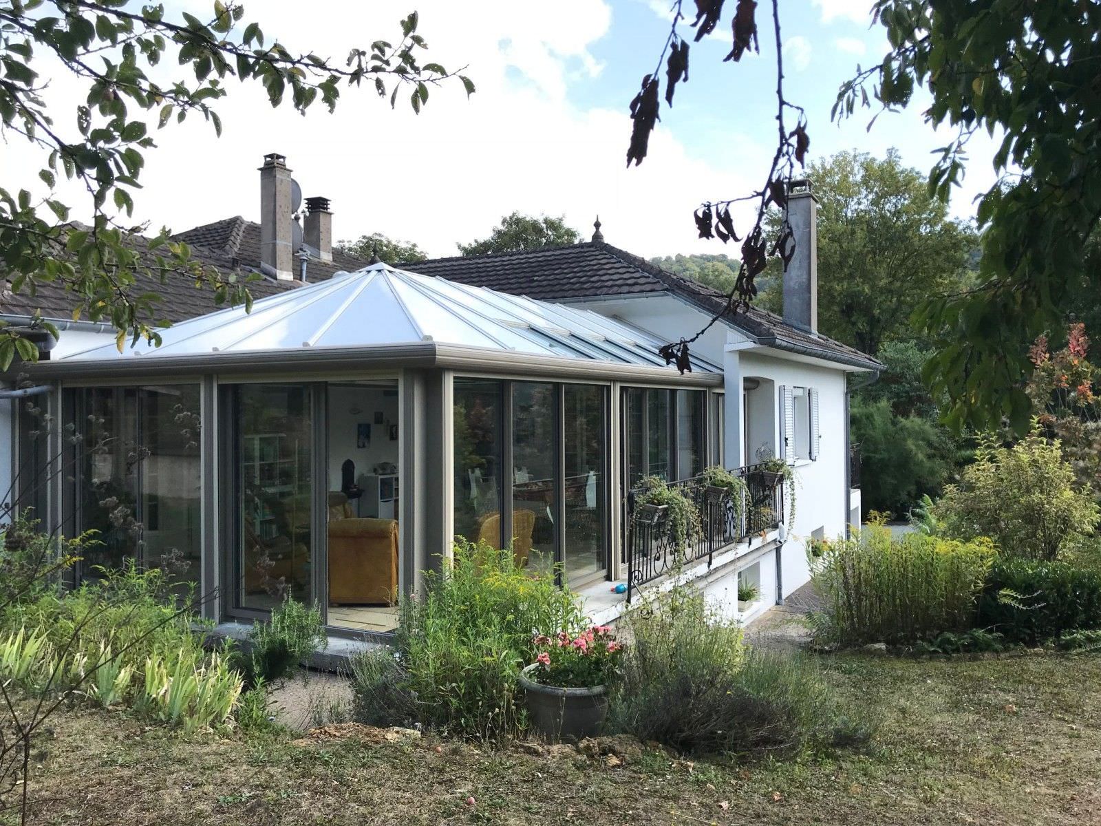 Véranda 2 pans en aluminium, esprit loft atelier ou serre FBS